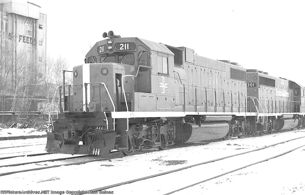 B&M GP-38-2 211